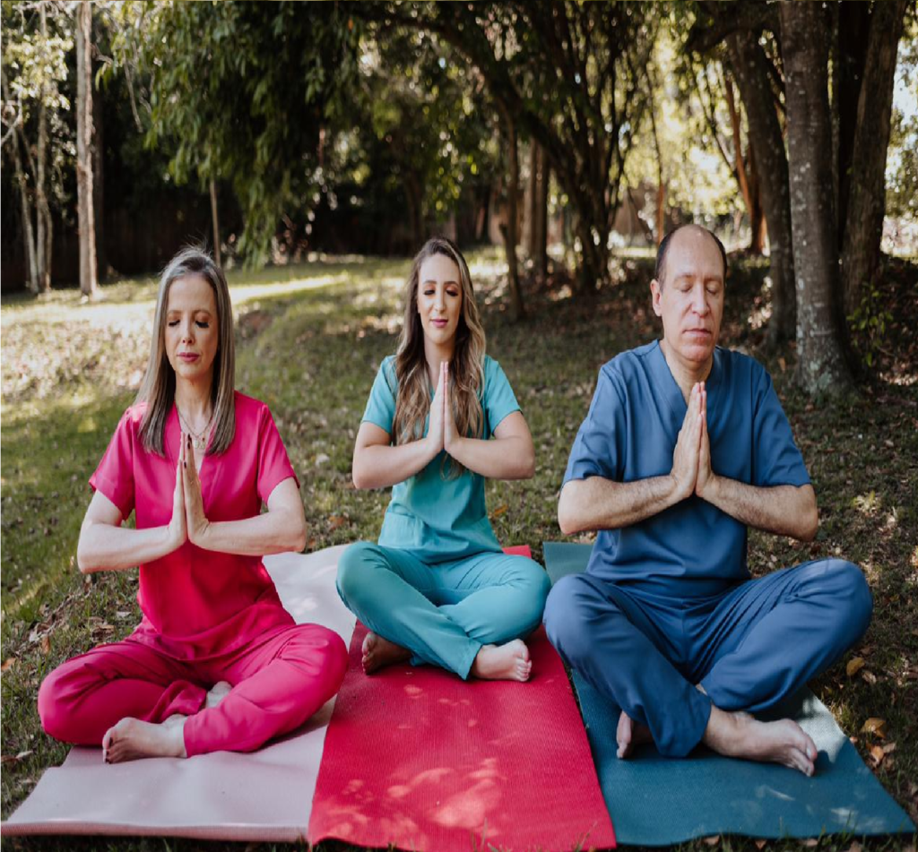 Meditação guiada: conheça os benefícios da prática - Família Yoga Meditação guiada: conheça os benefícios da prática - Família Yoga